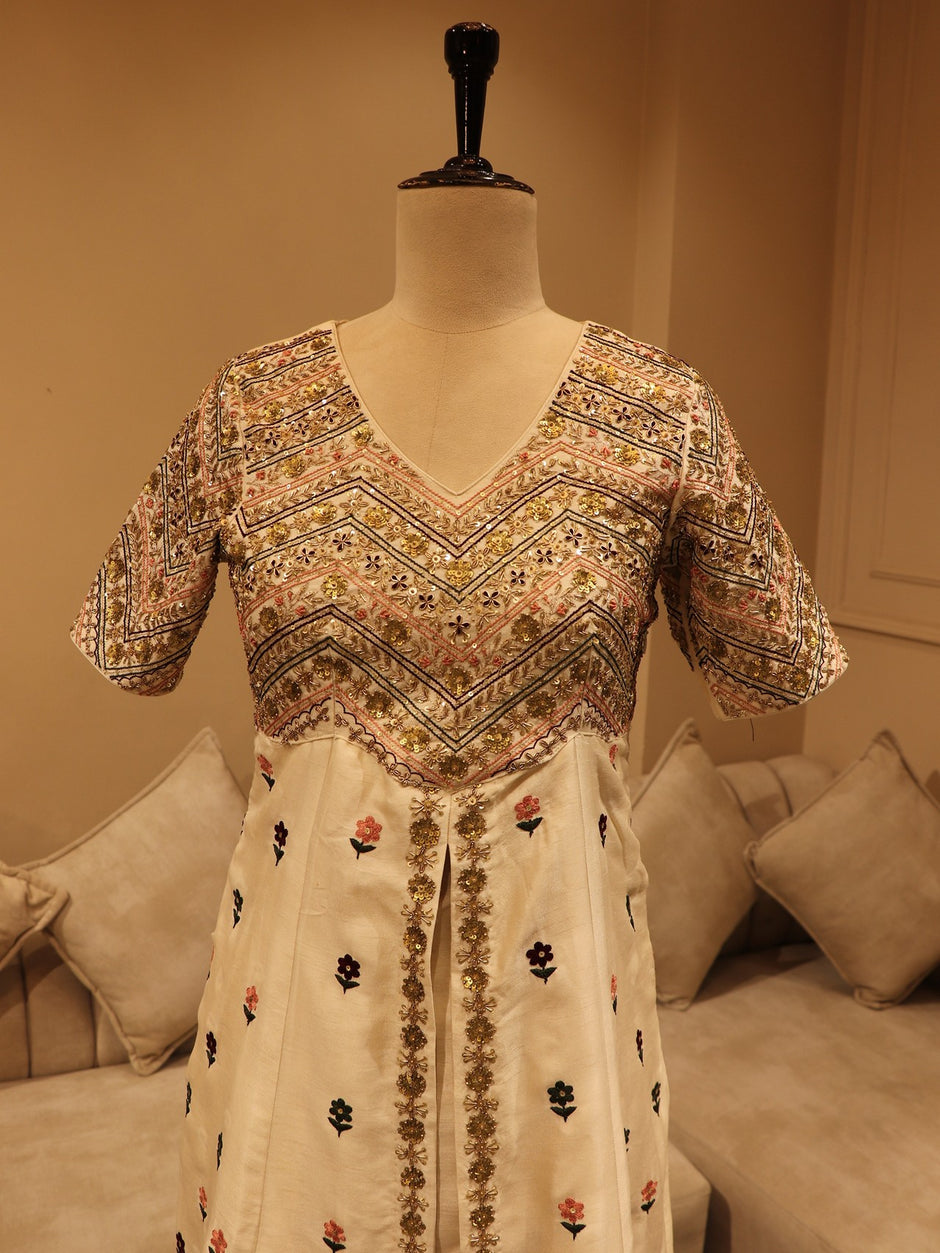 Gowns – JAYAA'S COUTURE